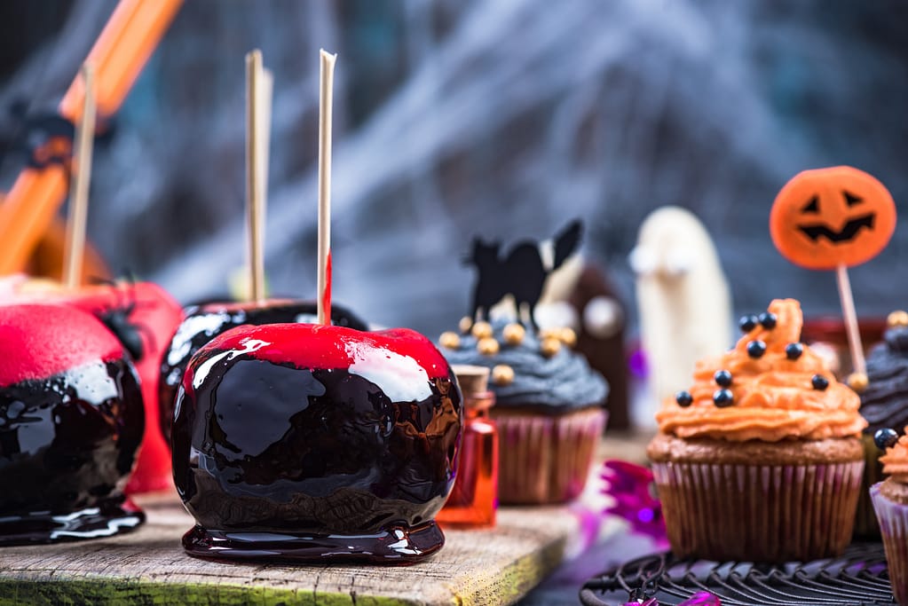 Halloween Poison Candy Apples, a Deliciously Spooky Recipe - Magic Kids ...