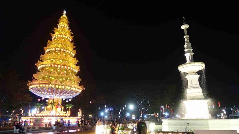 Christmas Around the World for Kids: 24 Fascinating Festive Traditions ...